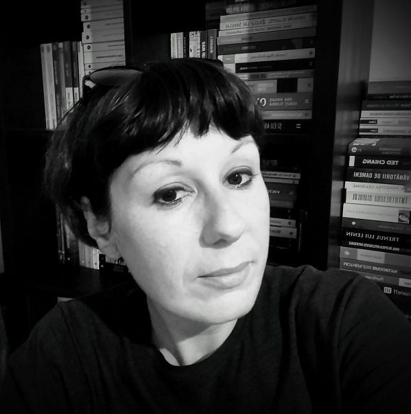 Anca Vieru: ”Scrisul umple un gol.” - Blog Carturesti